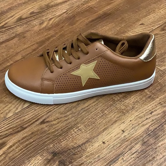 Outwoods | Shoes | Abalone Star Tennis Shoe | Poshmark